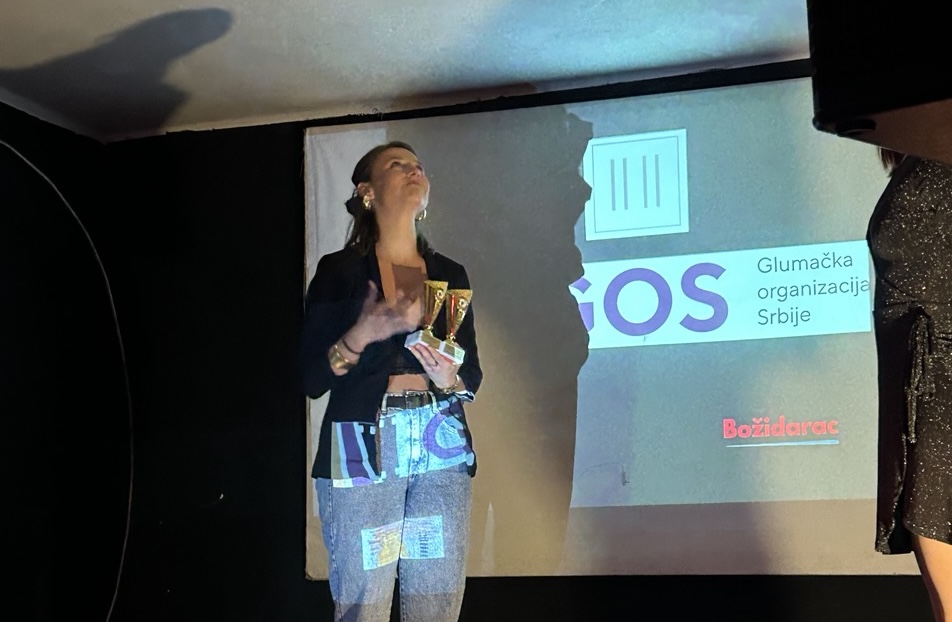Vranjanki Anici Petrović uručena nagrada za najbolju glumicu na ...